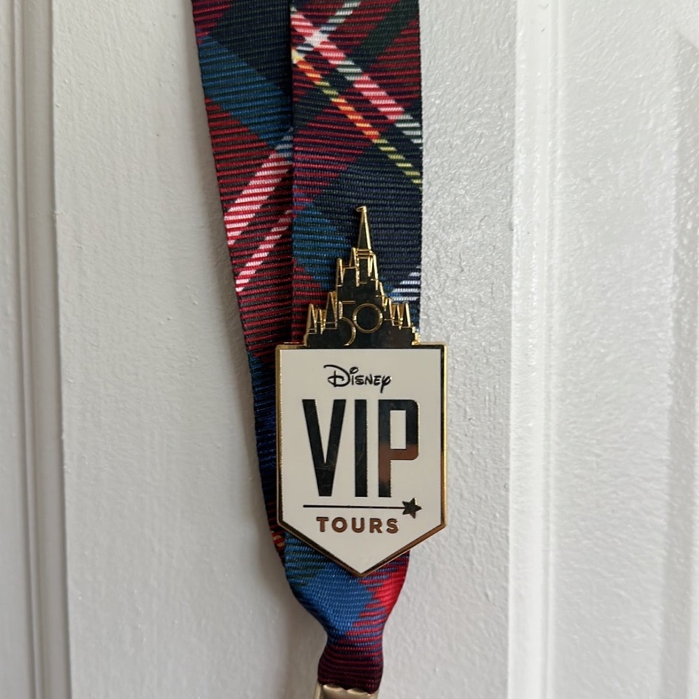 Disney Vip Tour Pin 50th Anniversary Exclusive Editio… - Gem